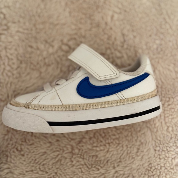 Nike | Shoes | Nike Kids White And Blue Velcro Sneakers | Poshmark